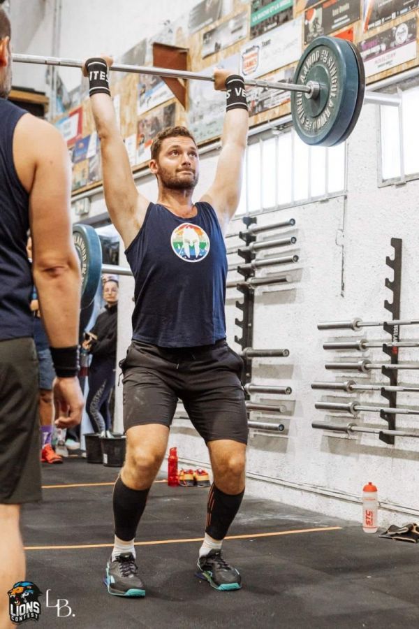 Après nous avoir dévoilé son visage il y a 6 mois, l'iconique Andolini nous montre son mec et ...
